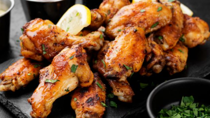 Savršeno hrskave pileća krilca – DOMACI KOLACI