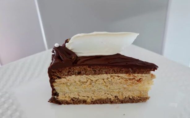 Šilerova torta s okusom kave, grilijaša i badema – DOMACI KOLACI